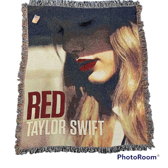 Taylor Swift | Bedding | Taylor Swift Red Tour Tapestry Throw Blanket ...